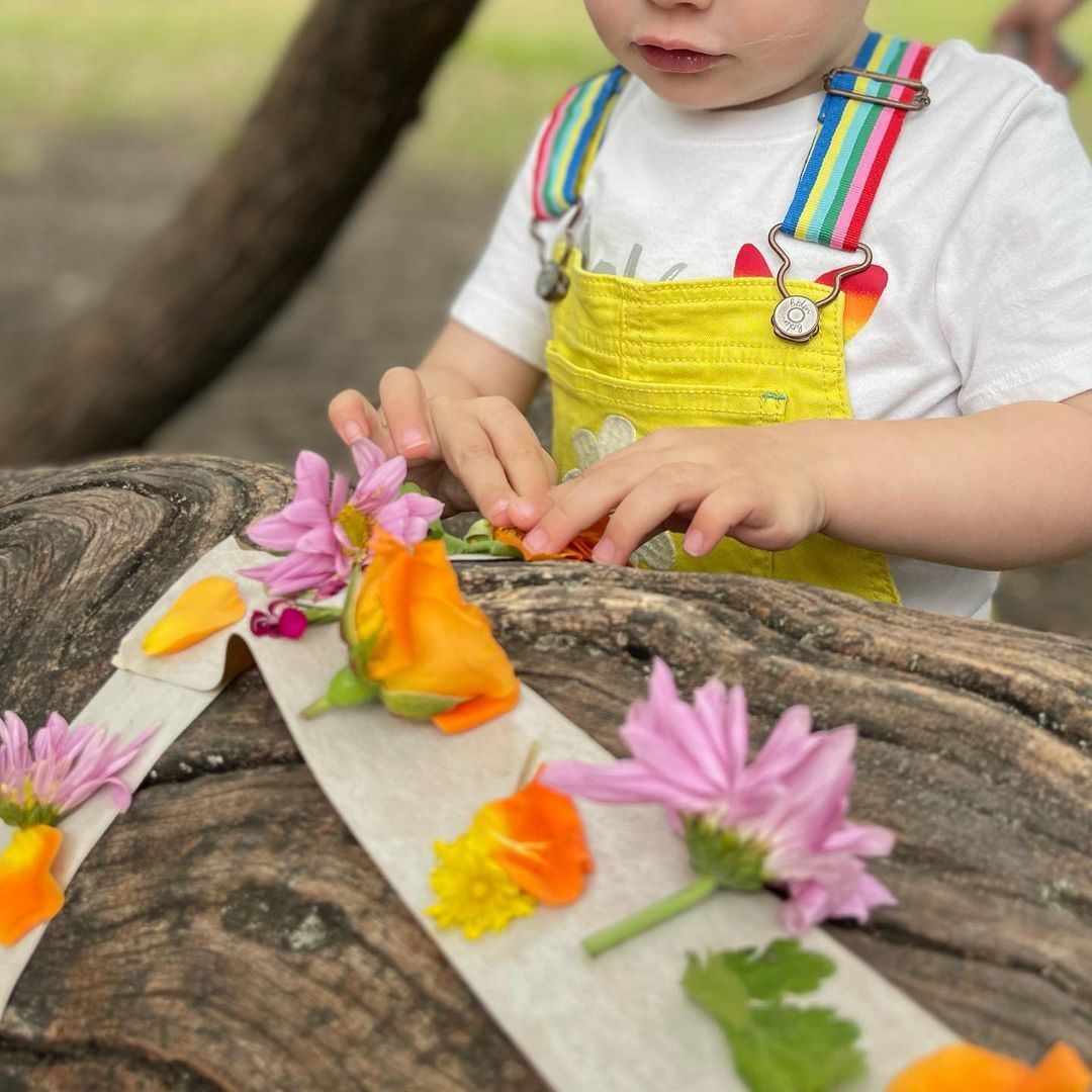 Exploring Play Patterns - Tinkergarten outdoor activities where kids ...
